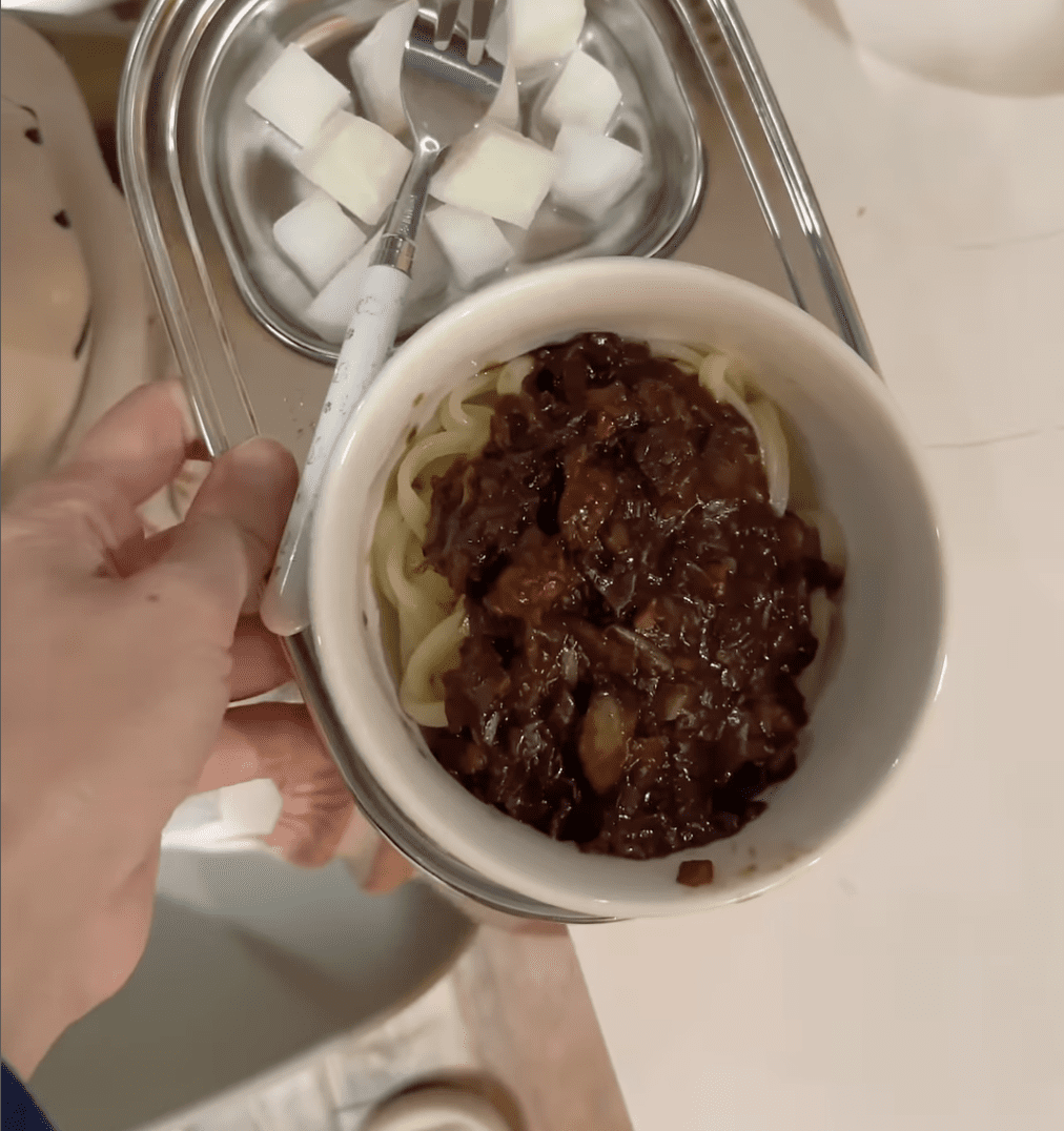 Jjajangmyun // Jjajangbap Recipe | happybaes.com